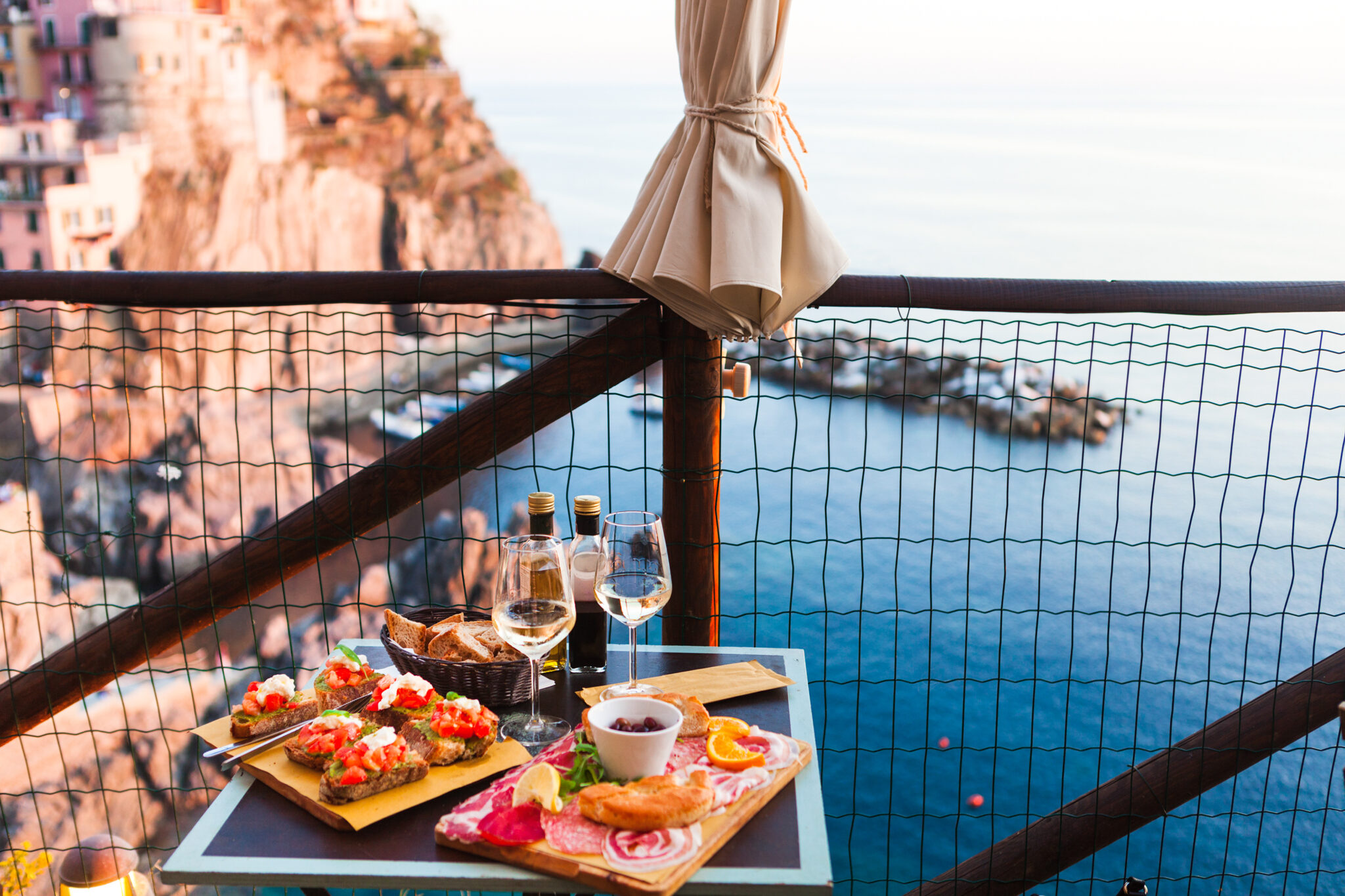 A Guide to the 10+ Best Things to do in Cinque Terre | solosophie