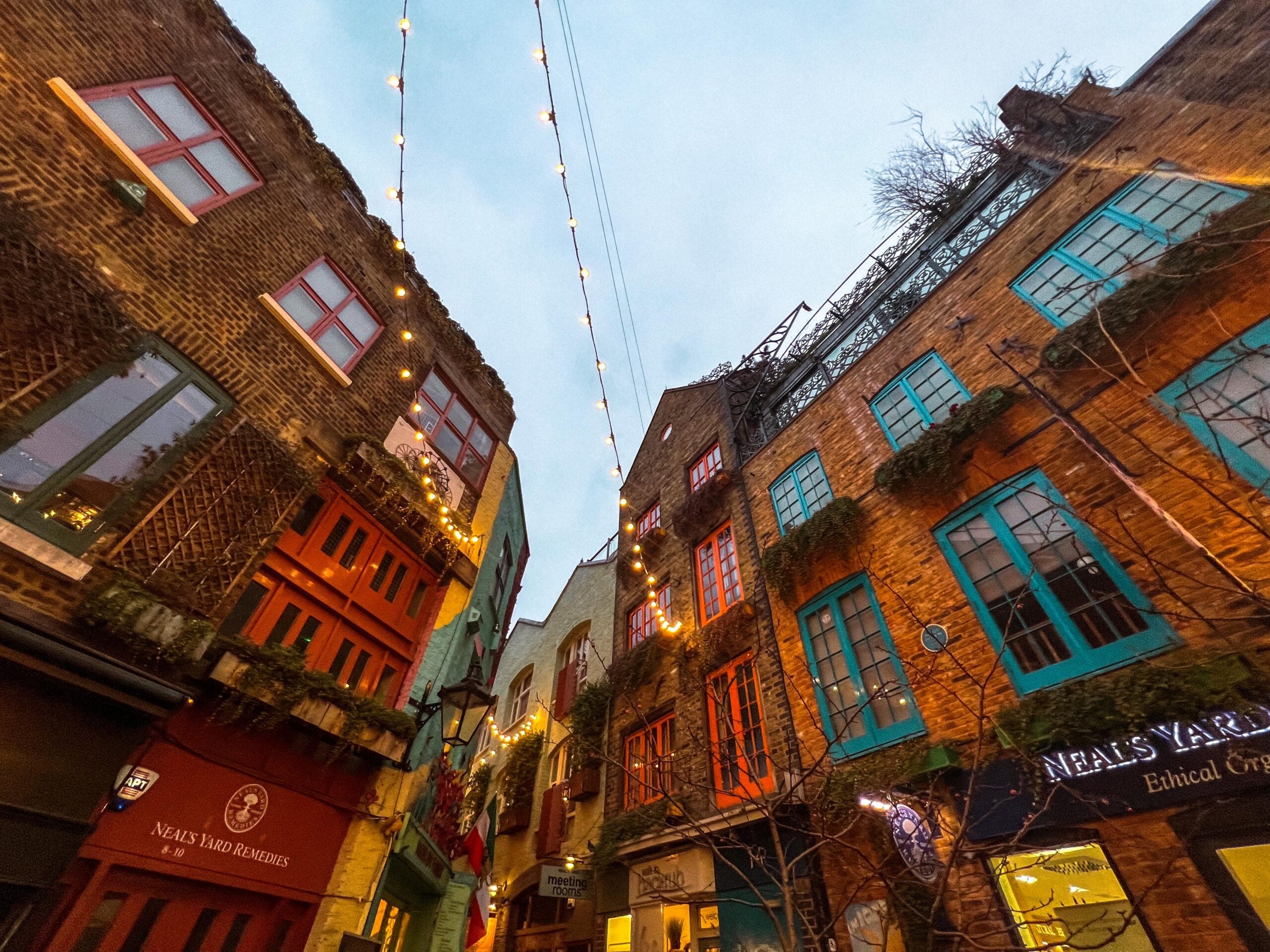 How to Visit Neal's Yard, Seven Dials, Covent Garden | solosophie