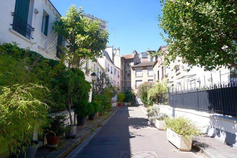 Offbeat Paris Destinations: 60+ Unusual Things to do in Paris | solosophie
