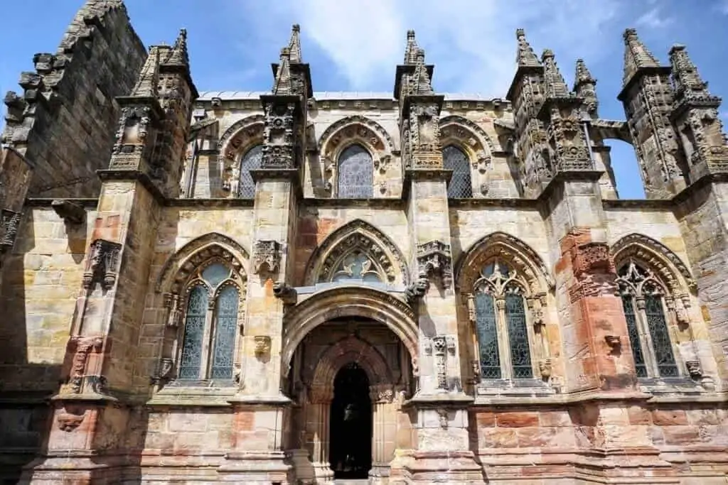 The Best Things to do in Roslin (home to Rosslyn Chapel) | solosophie