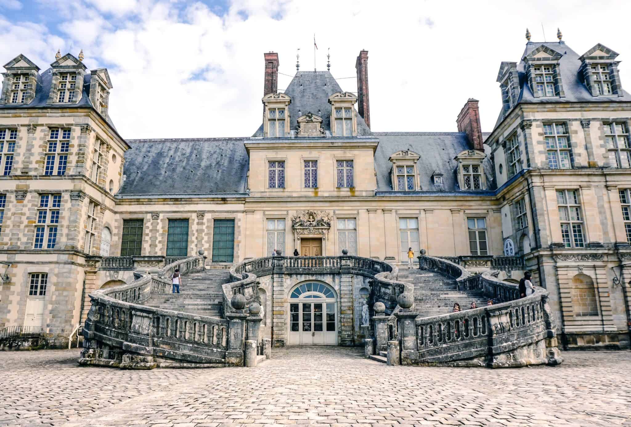 10+ Pretty French Towns Near Paris You'll Just Love! | solosophie