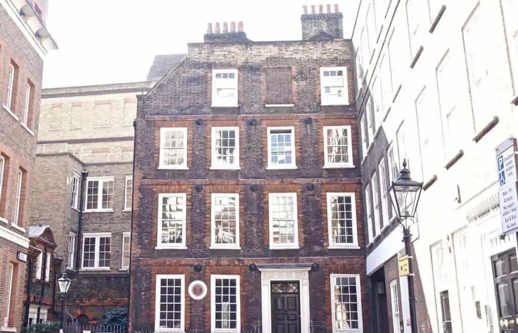 50+ Hidden Gems & Secret Spots in London (& Map) | solosophie