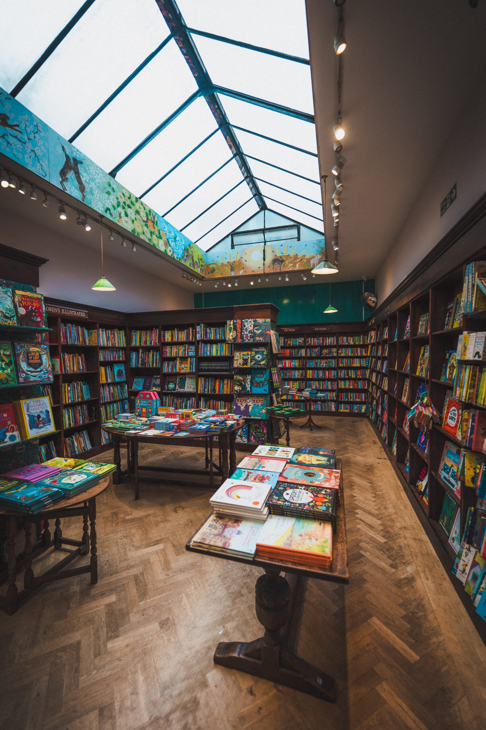 How to Visit Daunt Books in London, England | solosophie