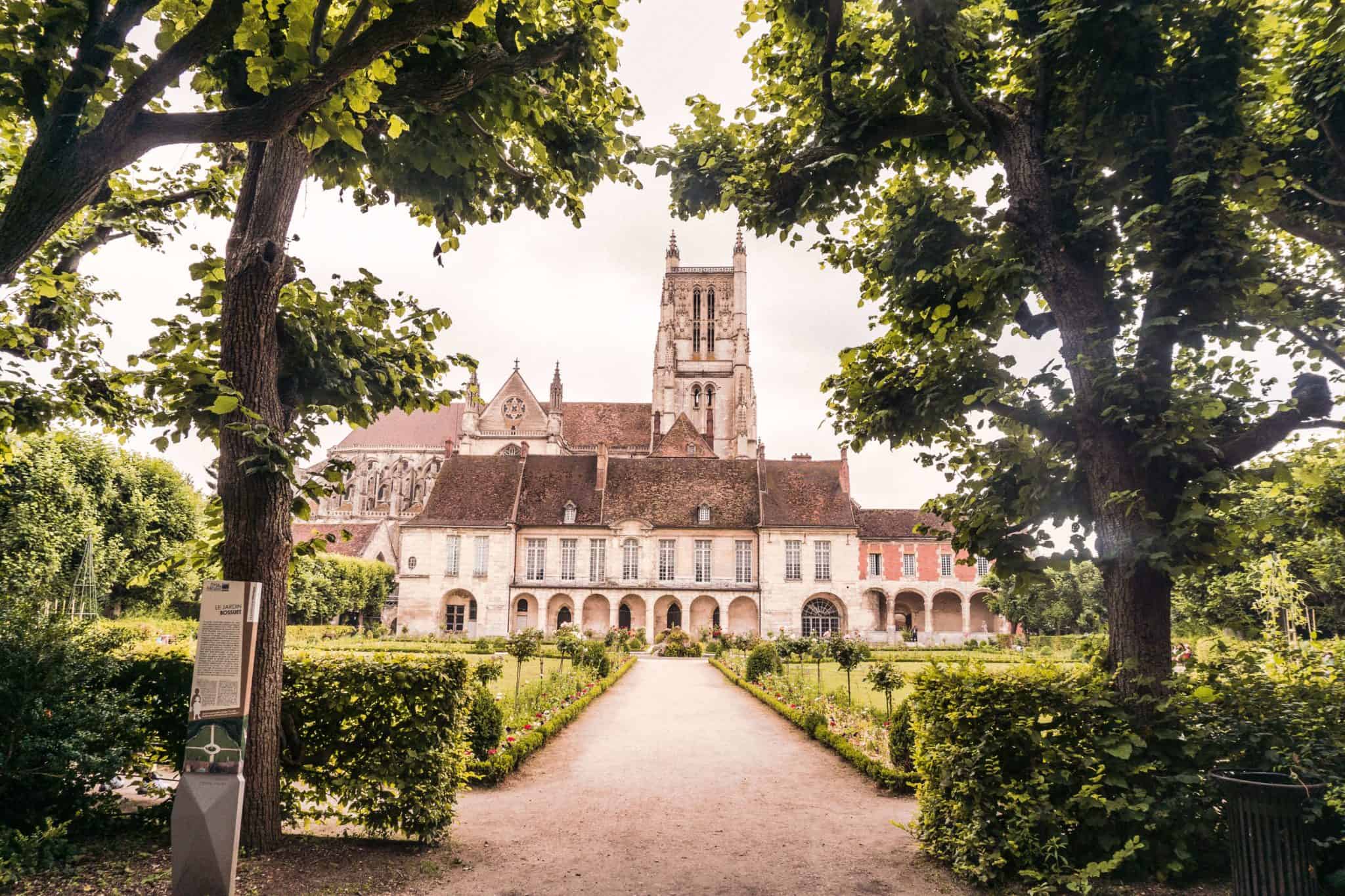 Meaux Guide: A Half Day Trip from Paris With Brie & Mustard | solosophie