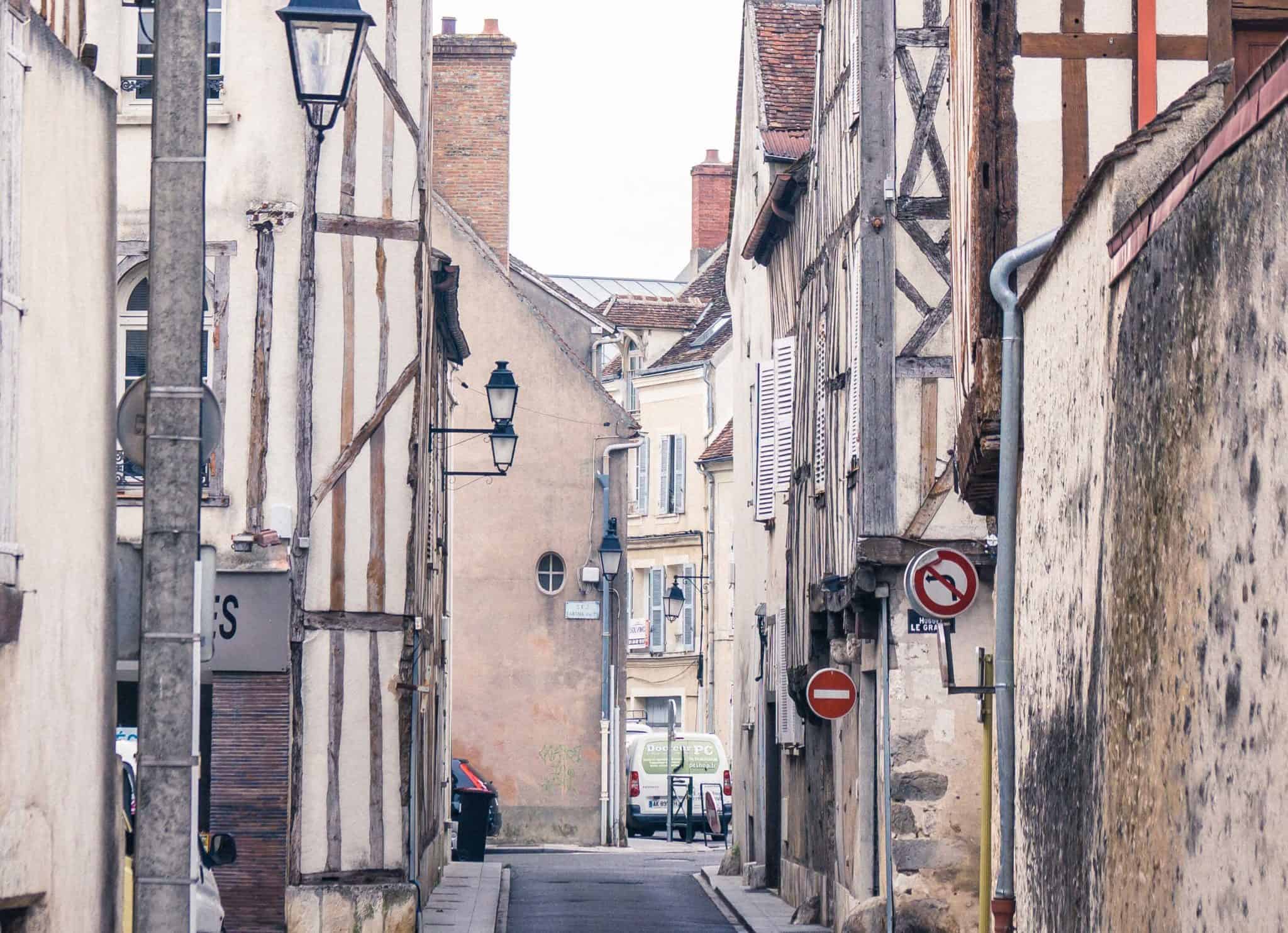 10+ Pretty French Towns Near Paris You'll Just Love! | solosophie