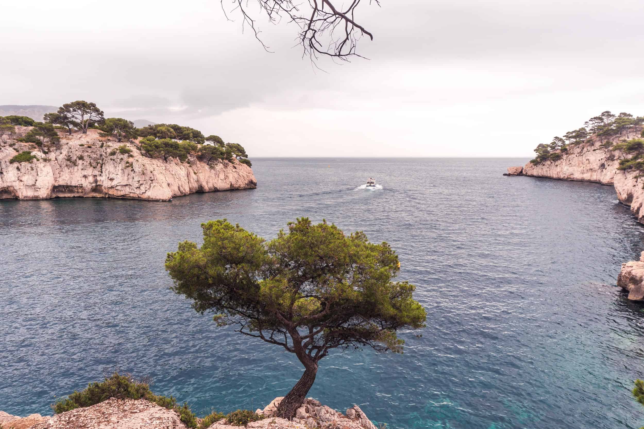 Calanques de Cassis: Hiking & Secret Beaches in Provence | solosophie