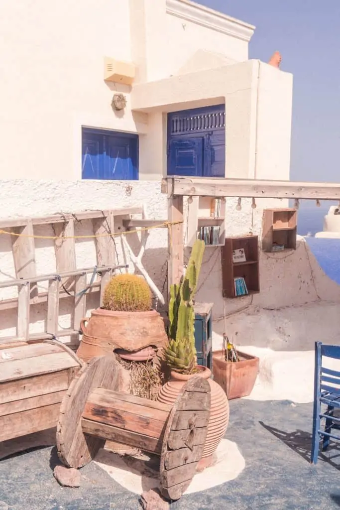 Atlantis Books: Is This the Prettiest Bookshop in Greece? | solosophie