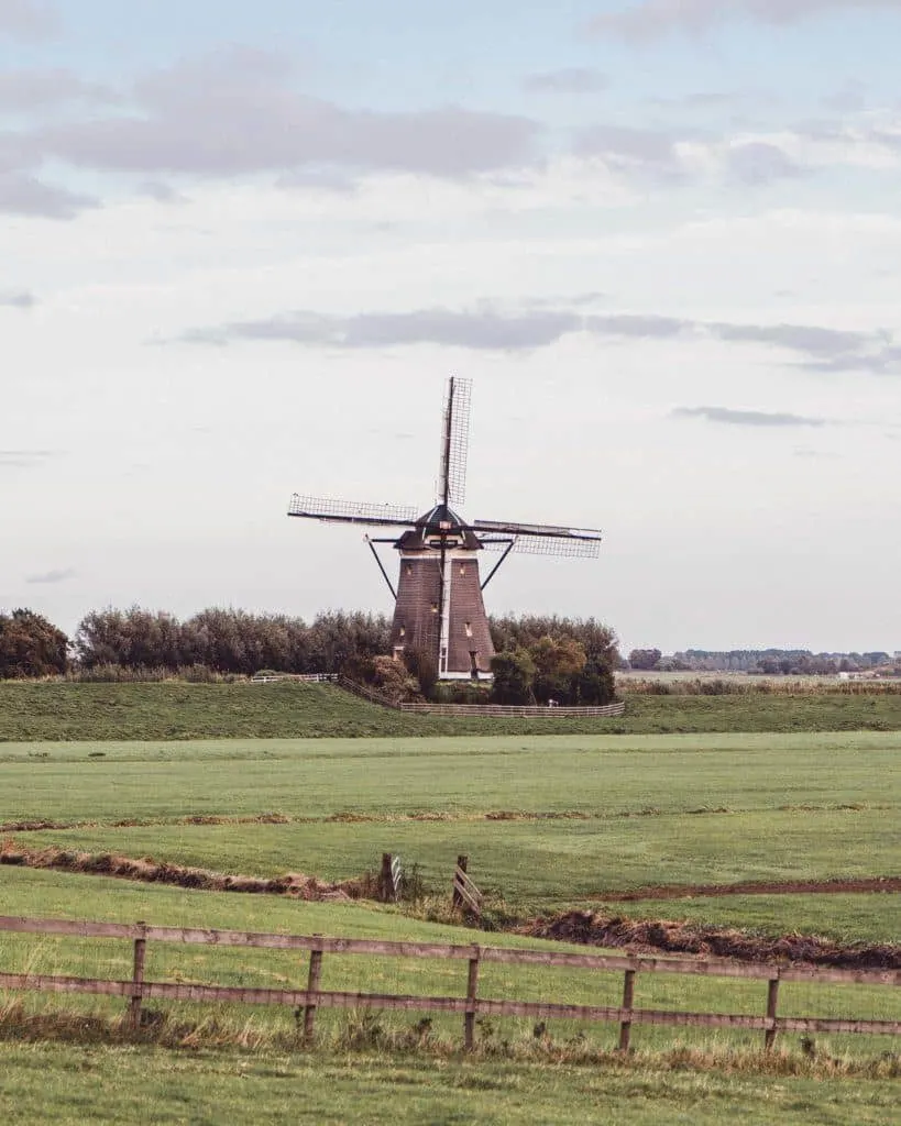 Molendriegang: Iconic Dutch Windmills Near the Hague | solosophie