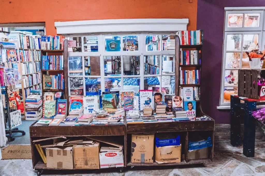 Abbey Books: Vintage & Antiquarian Bookstore in Launceston | solosophie