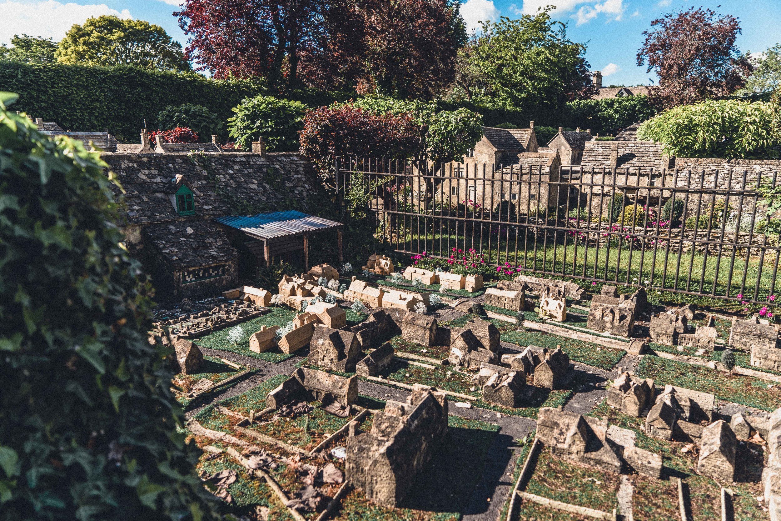 How to Visit the Miniature Bourton on the Water Model Village | solosophie