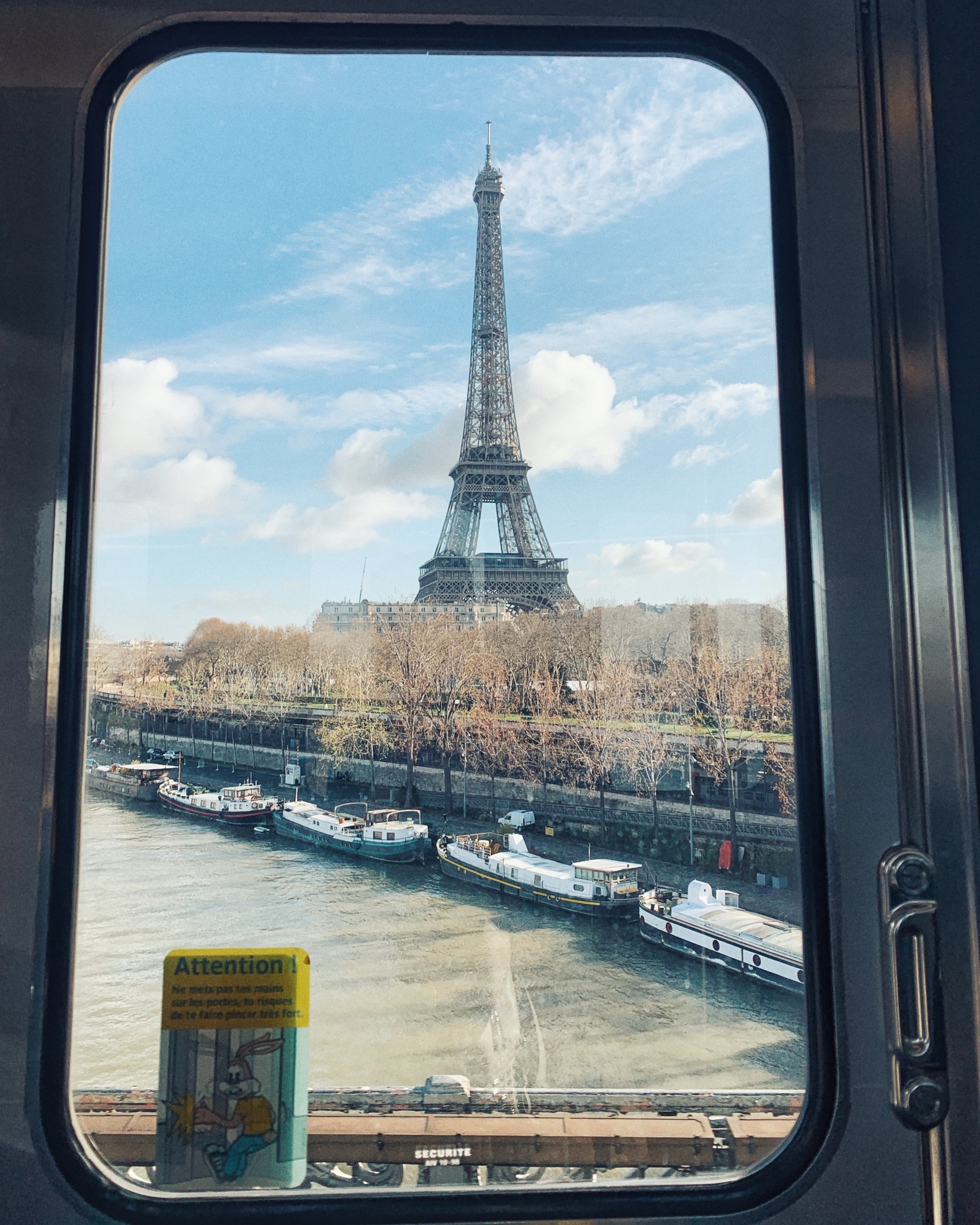 Books About Paris You MUST Read Before Visiting France | solosophie