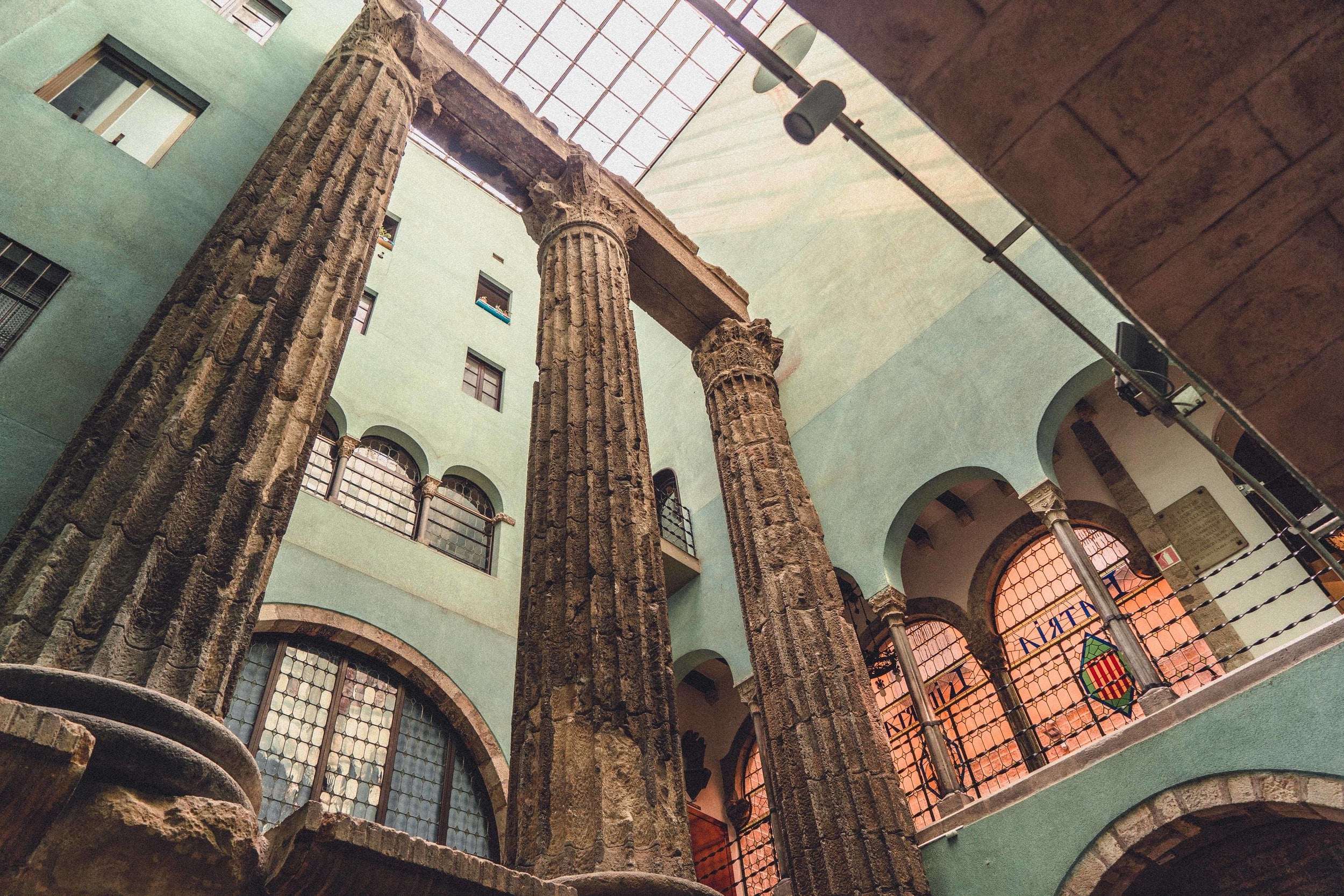 How to Visit the Temple of Augustus in Barcelona | solosophie