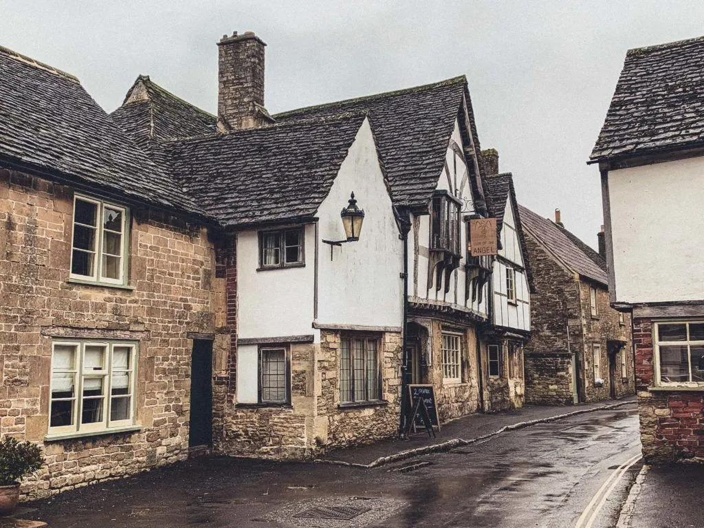Lacock Harry Potter Guide: Tour & Filming Locations | solosophie