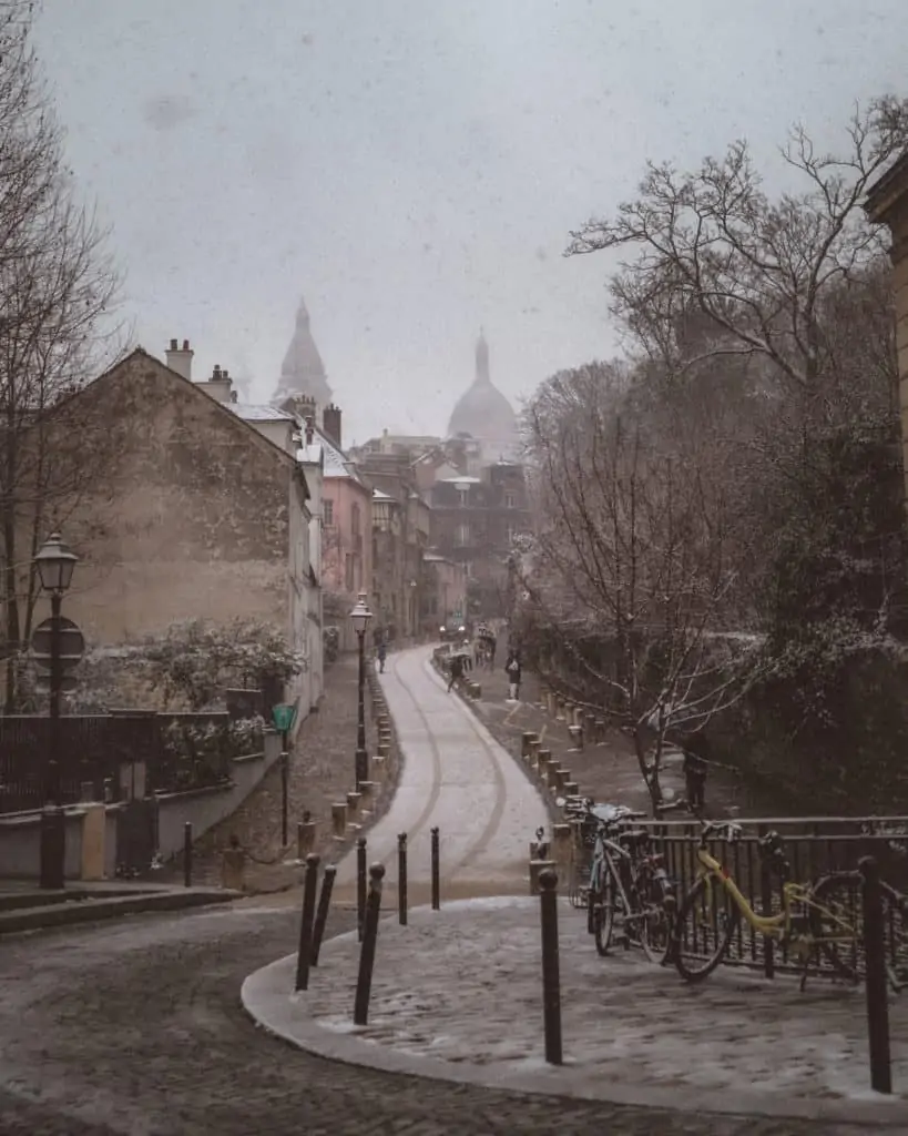 Snow in Paris: Magical Photos of Paris in the Winter & FAQ | solosophie
