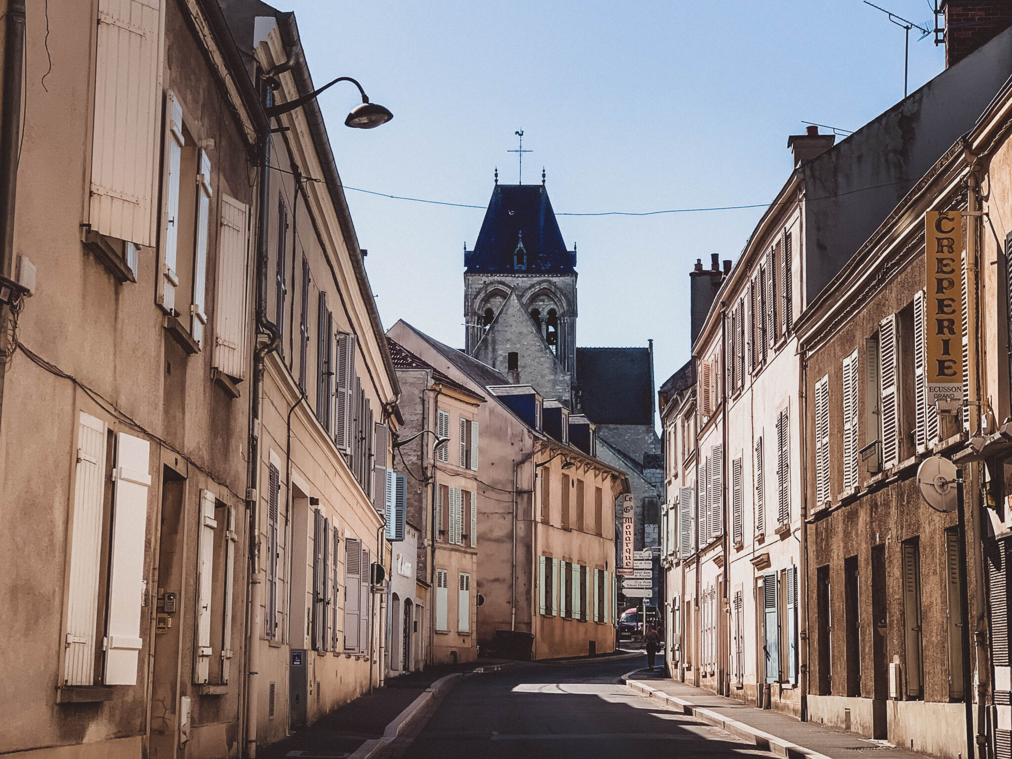 10+ Pretty French Towns Near Paris You'll Just Love! | solosophie