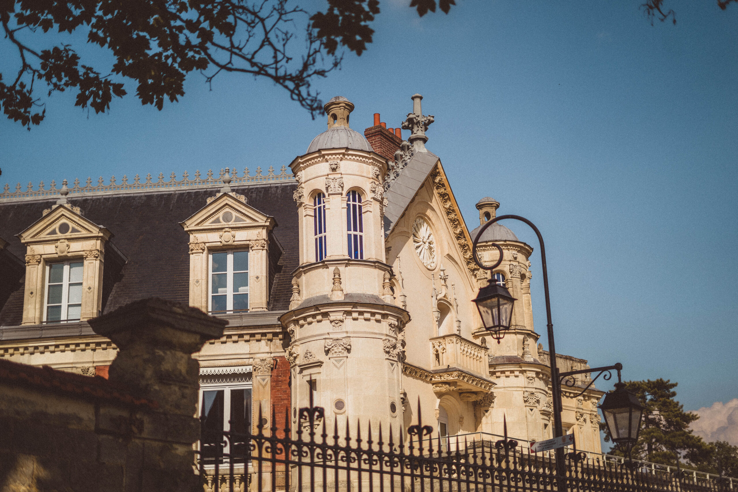 A Guide to the Best Things to do in Conflans-Sainte-Honorine | solosophie