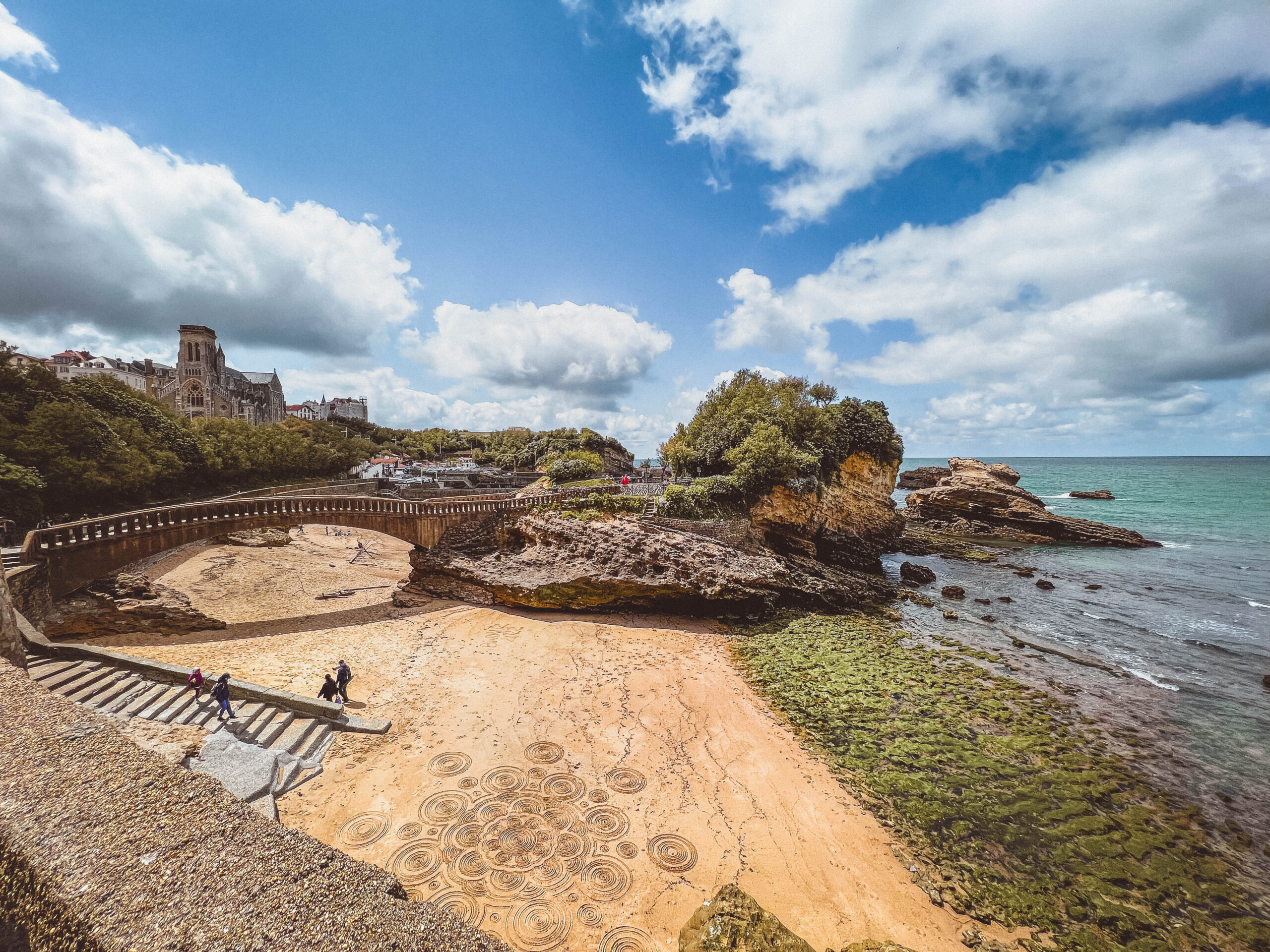 A Guide to the 10+ Best Things to do in Biarritz | solosophie