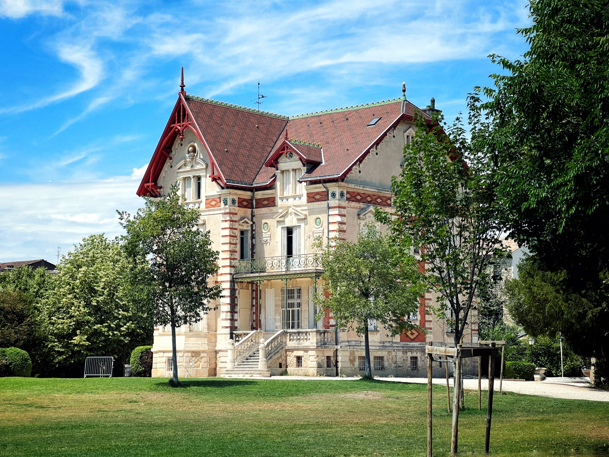 An Insider's Guide to the Best of L'Isle-sur-la-Sorgue | solosophie