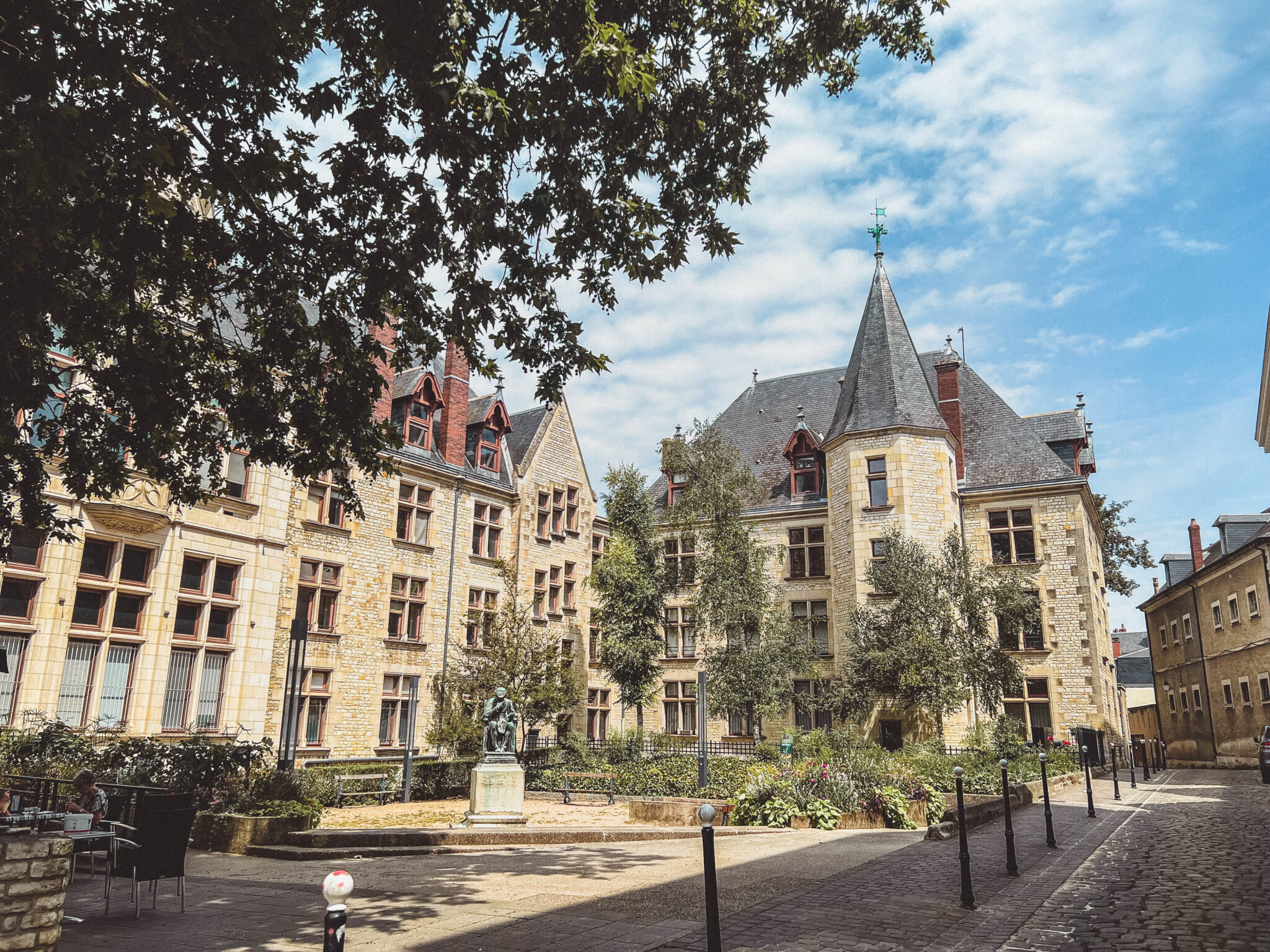 A Guide to the Best Things to do in Bourges, France | solosophie