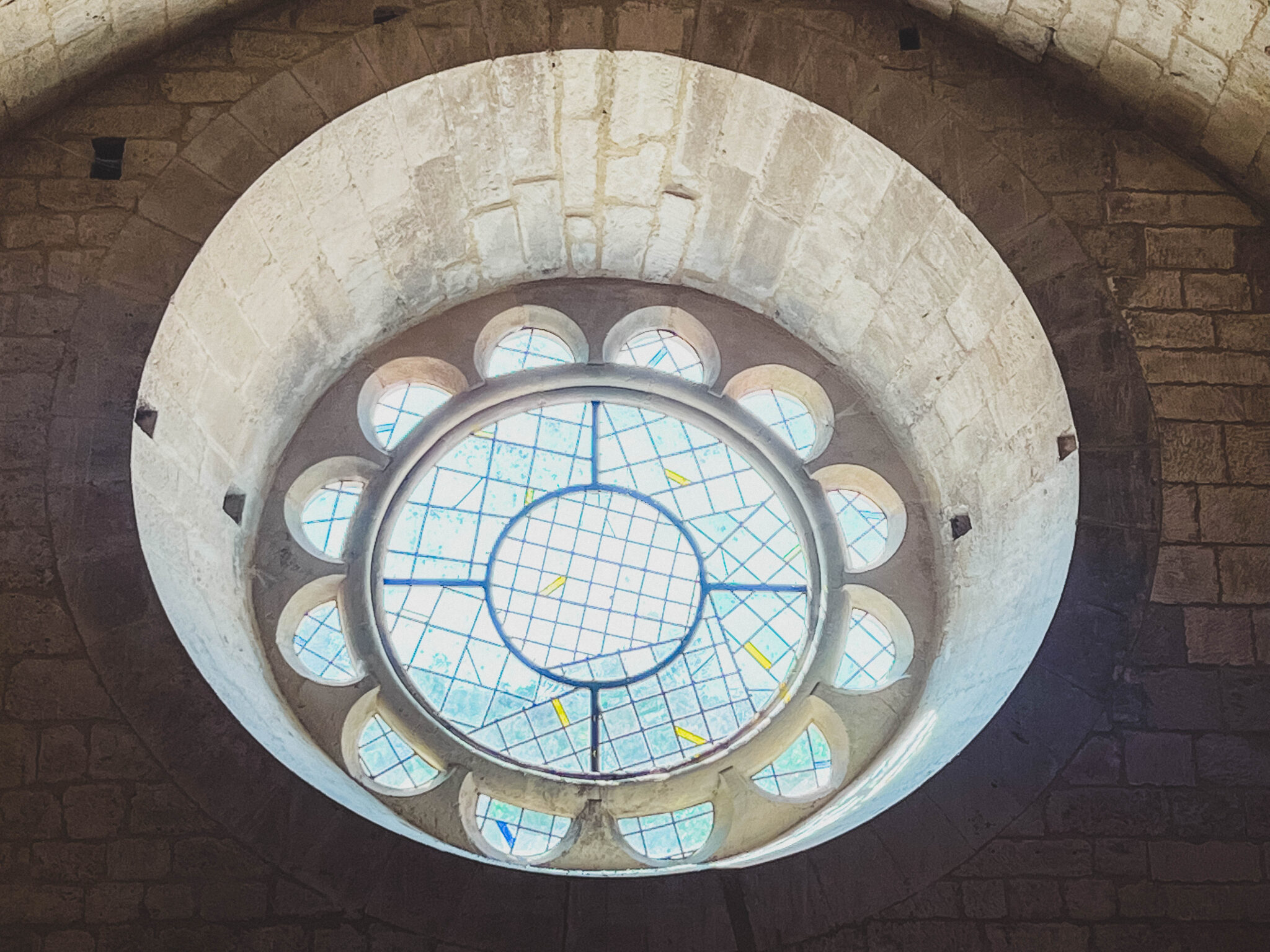 How to Visit the Abbaye Notre-Dame de Sénanque, Provence