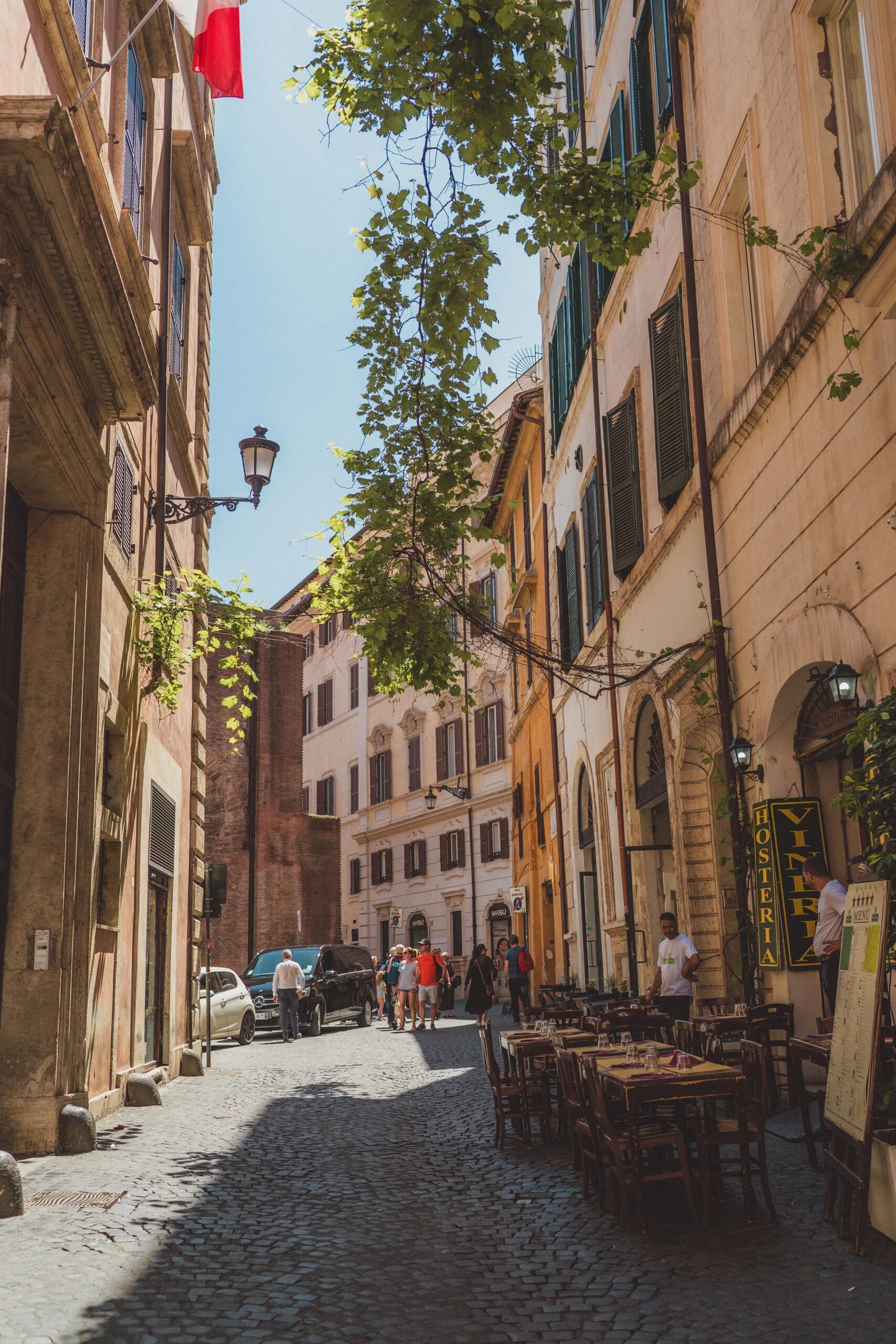 How to Avoid Common Tourist Scams & Pickpockets in Italy