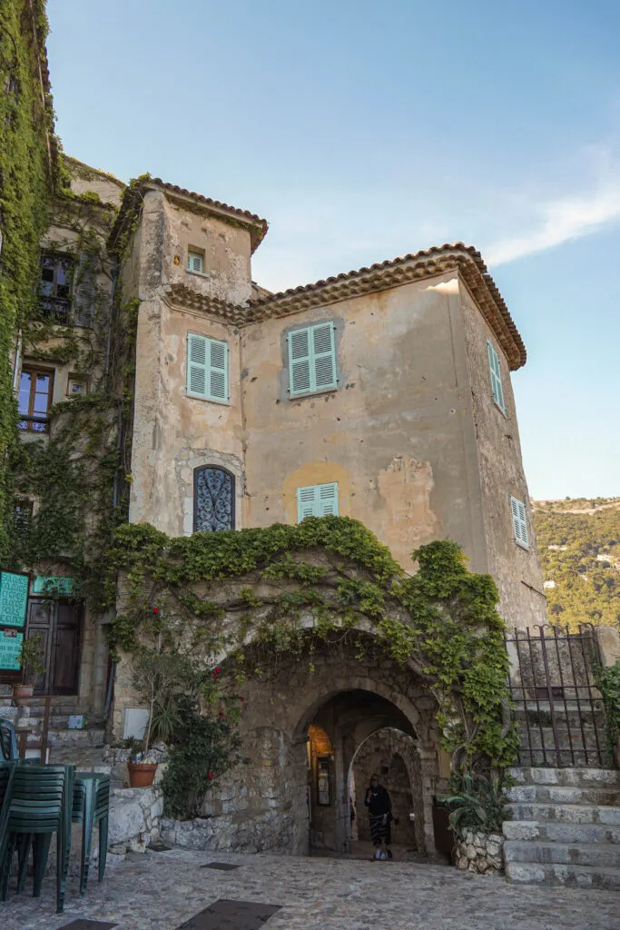 Èze: The Medieval Hilltop Town of the French Riviera | solosophie