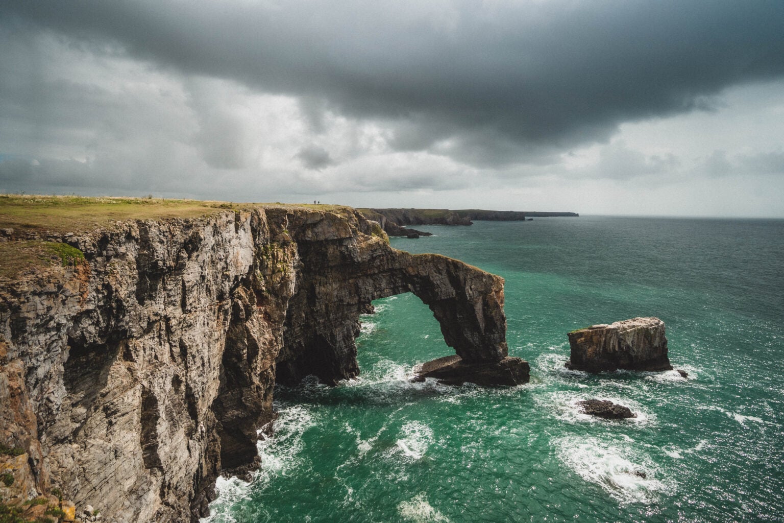 How to visit the Green Bridge of Wales in Pembrokeshire