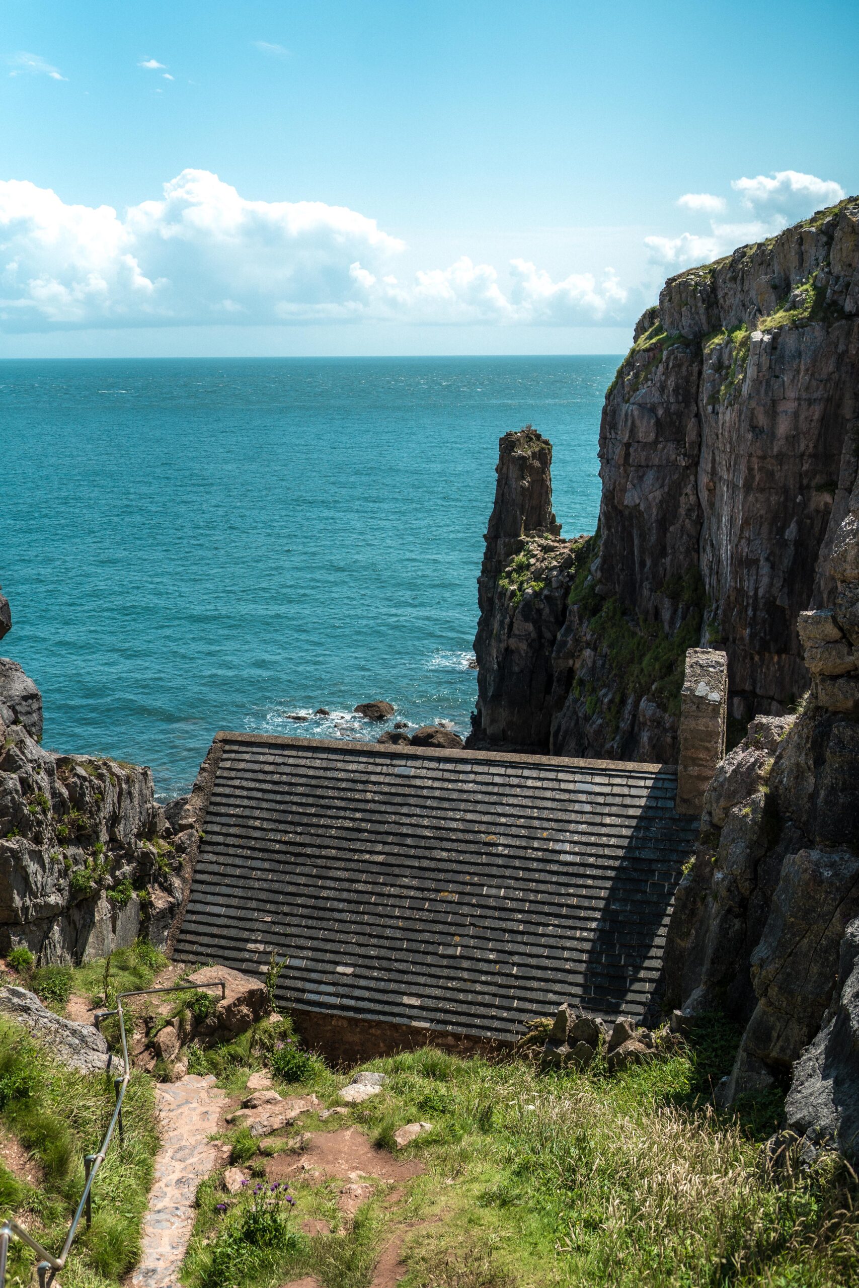 How to Visit St Govan's Chapel, Pembrokeshire | solosophie