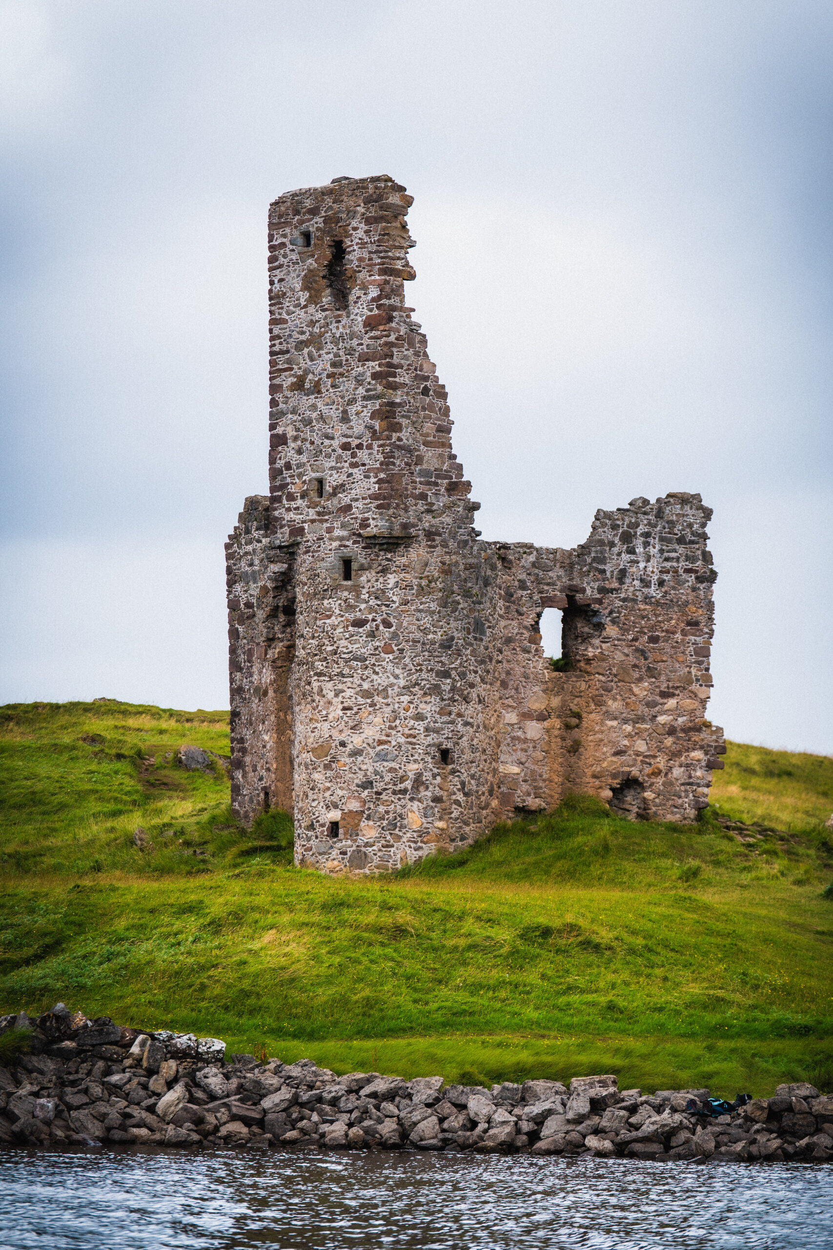 How to Visit Ardvreck Castle, A Haunted 15th Century Ruin
