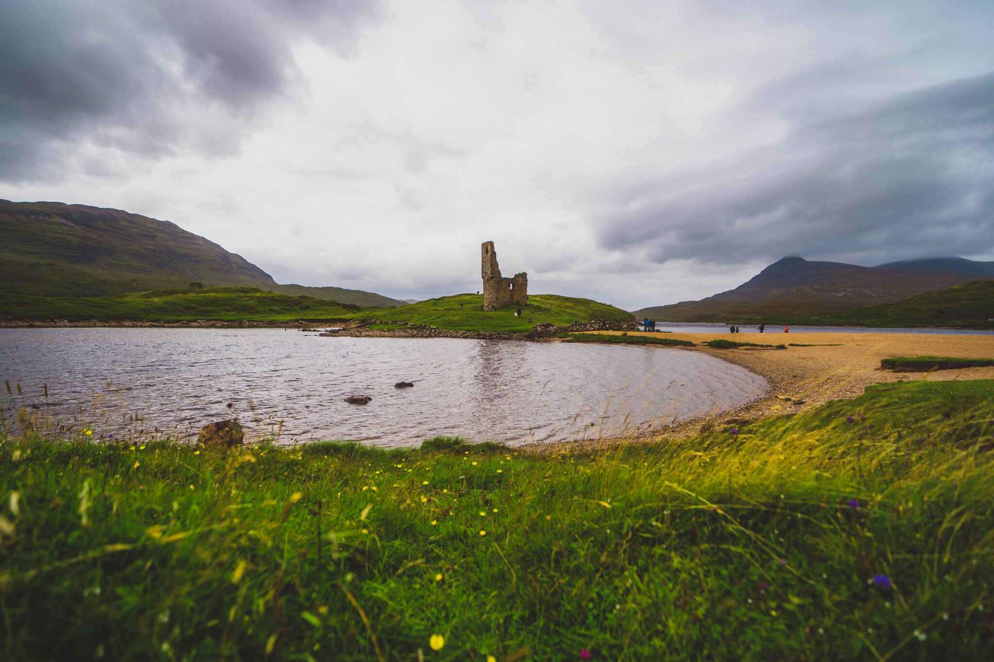 How to Visit Ardvreck Castle, A Haunted 15th Century Ruin