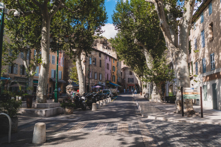 Cotignac Guide: A Delightful Village in the Heart of the Var | solosophie