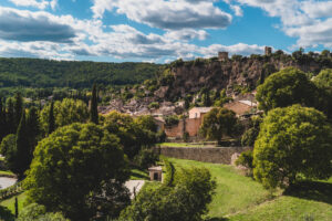 Cotignac Guide: A Delightful Village in the Heart of the Var | solosophie